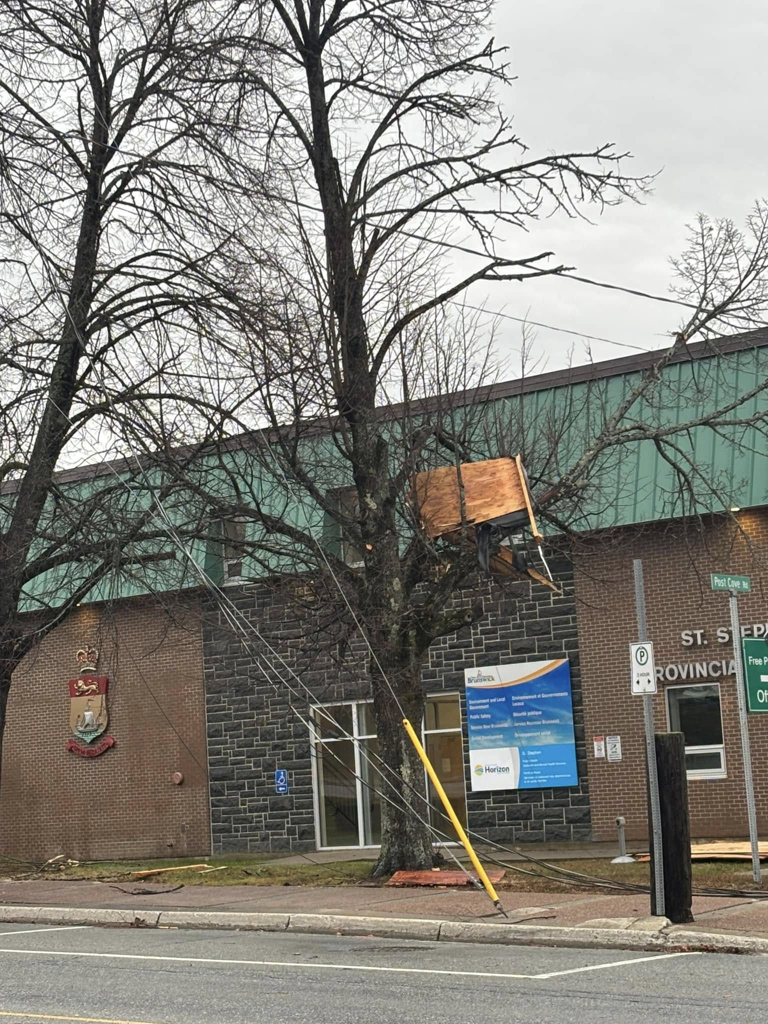 UPDATE: Crews work to restore power to thousands of N.B. Power ...